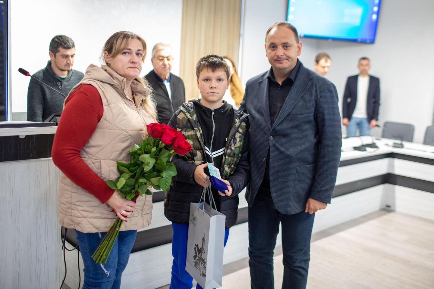 На виконкомі у Івано Франківську вручили відзнаку «За честь і звитягу рідним полеглого